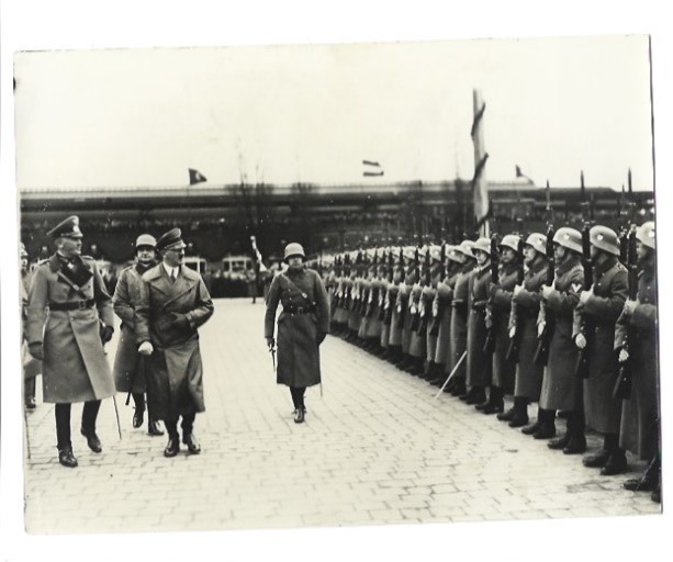 XX3147/ Adolf Hitler in Frankfurt Oder Abschreiten der Lübbener ...