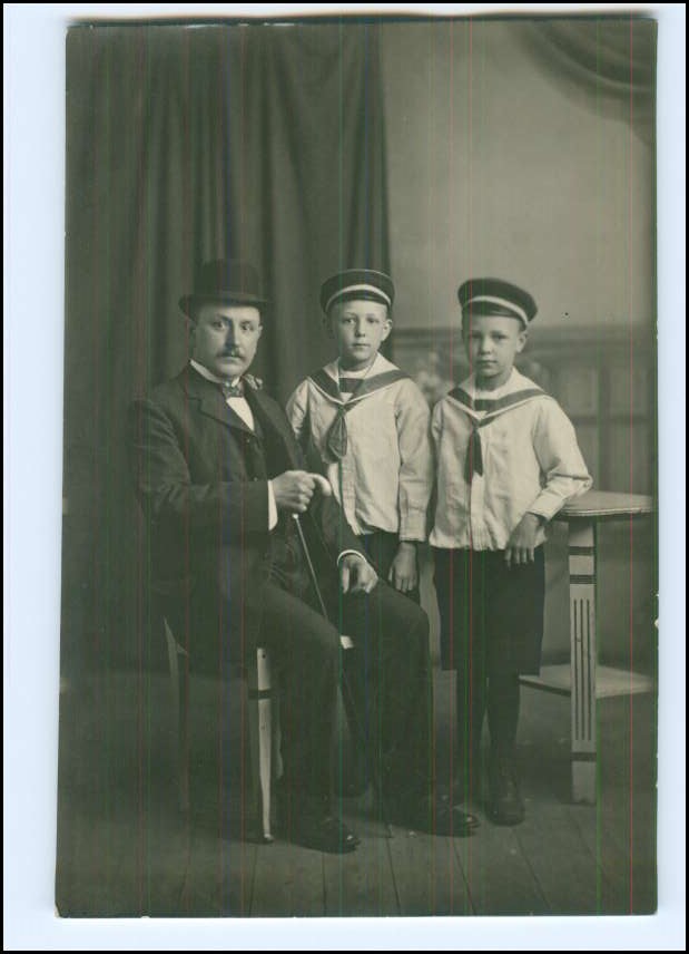 Y22283/ Vater und Kinder Jungen in Matrosen-Uniform Foto AK ca.1912 ...